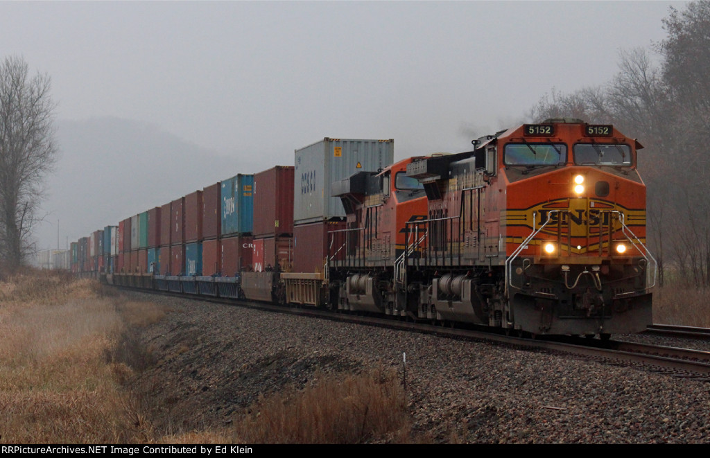 BNSF 5152
